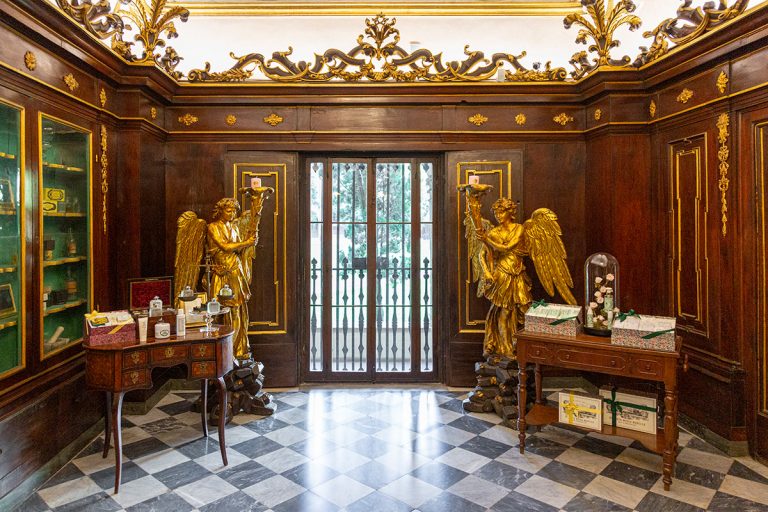 Officina profumo-farmaceutica di Santa Maria Novella (FI) – Toscana Secrets